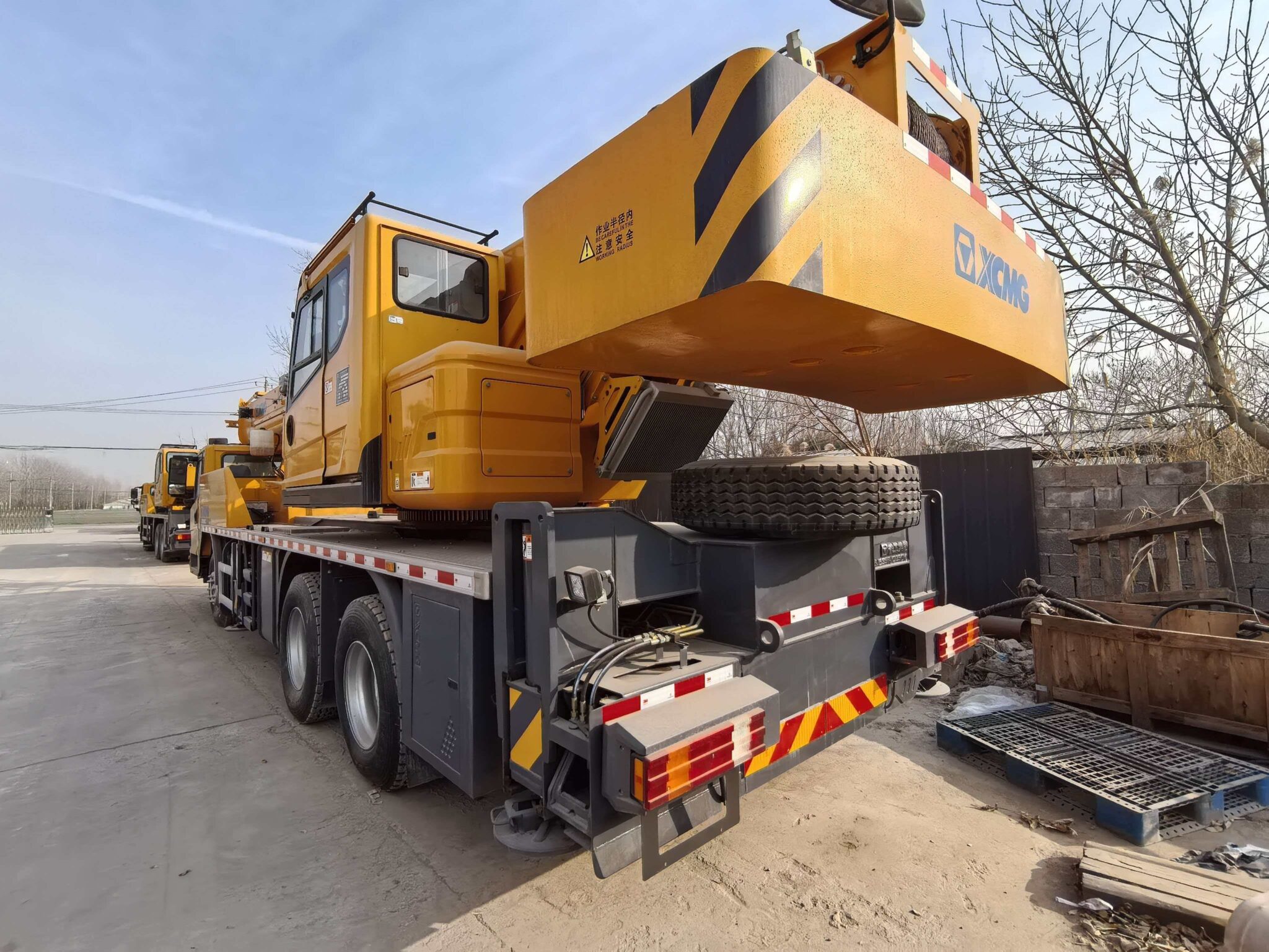 XCMG 30-Ton Truck Crane Inventory Promotion Now Available - Henan Zlin ...